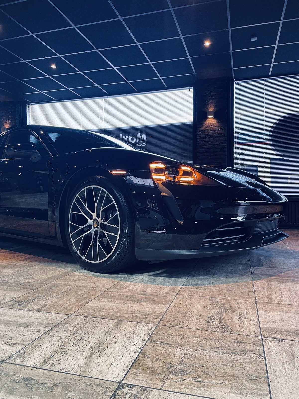 Projecten - Porsche Taycan - Maxime Car Cleaning